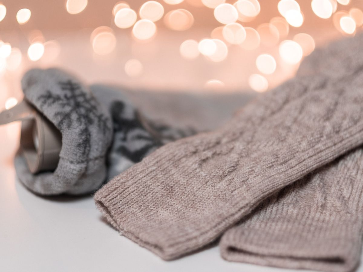 How to Choose the Right Socks to Prevent Sweaty Feet - Desweat